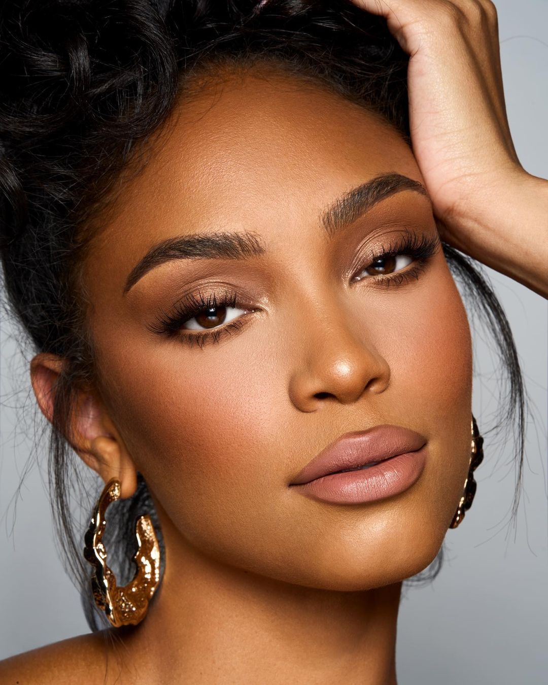 A Simple Guide To A Natural Smokey Eye Makeup Look Ntrl LookNtrl Look A Simple Guide To A Natural Smokey Eye Makeup Look Ntrl LookNtrl Look